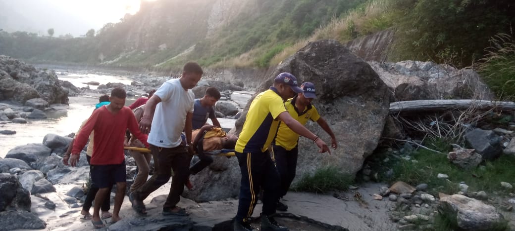 बिग ब्रेकिंग:-(उत्तराखंड) यहाँ दर्दनाक हादसे में 1 की मौत,1 गंभीर - Corbett Halchal (कॉर्बेट हलचल)