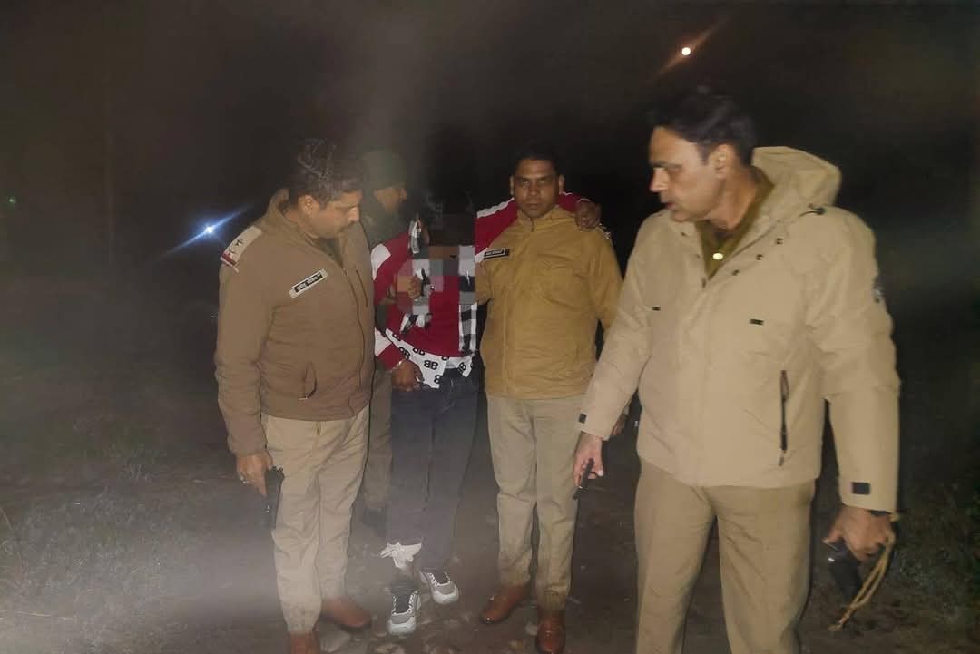 बड़ी खबर-(उत्तराखंड) पुलिस की बदमाशों से मुठभेड़, एक बदमाश के पैर में लगी गोली - Corbett Halchal ...