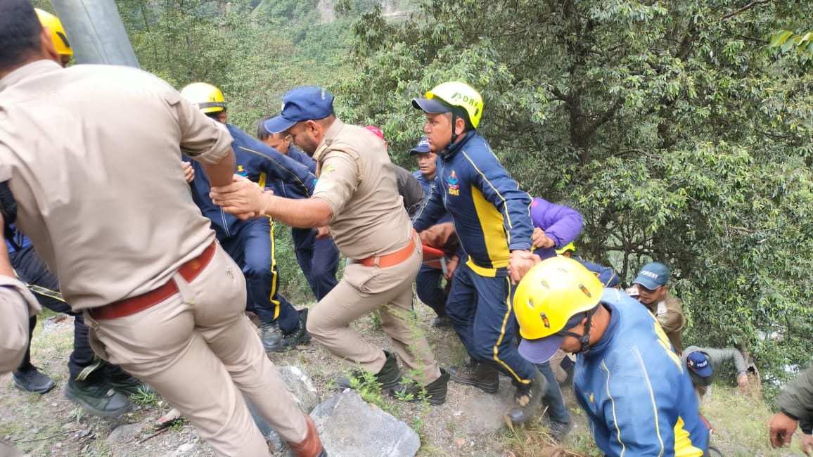 दुखद-उत्तराखंड हेलीकॉप्टर हादसा अपडेट, पायलट सहित छह की मौत - Corbett Halchal (कॉर्बेट हलचल)