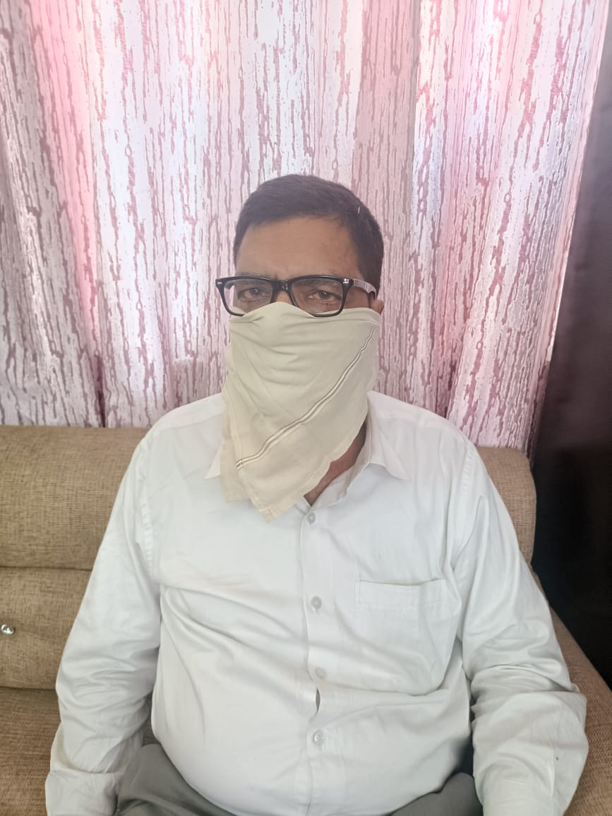 बड़ी खबर-(हल्द्वानी) जिला सैनिक कल्याण अधिकारी, 50,000 रूपये रिश्वत लेते रंगे हाथो गिरफ्तार ...