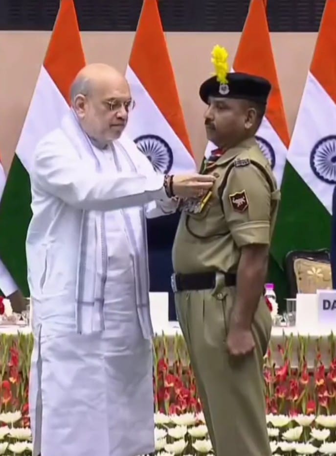 रामनगर के वीर सपूत दिगंबर सिंह मनराल को राष्ट्रपति पुलिस पदक, क्षेत्र में खुशी की लहर - Corbett ...