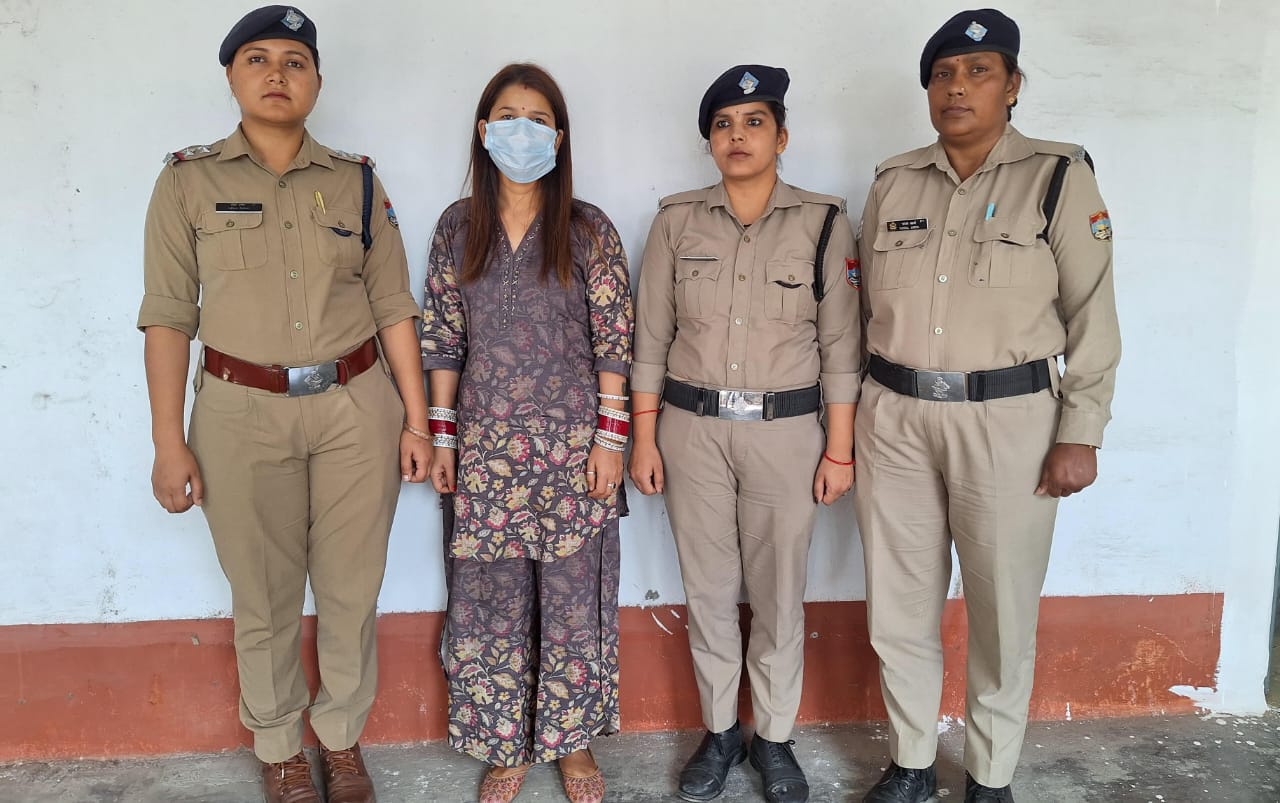 लुटेरी दुल्हन गिरफ्तार: शादी और प्यार के झांसे में फंसाकर करती थी लाखों ...
