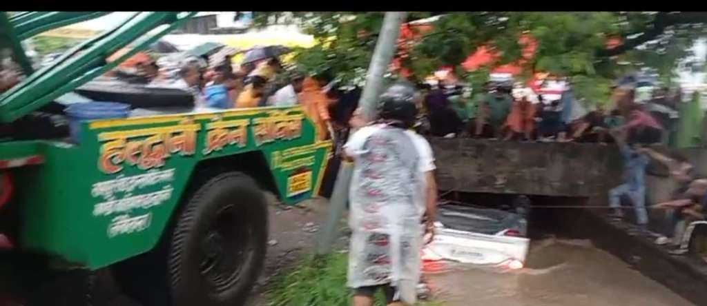 दुखद-हल्द्वानी मे बड़ी दुघर्टना, कार नहर मे बही, चार की मौत, तीन घायल - Corbett Halchal (कॉर्बेट ...