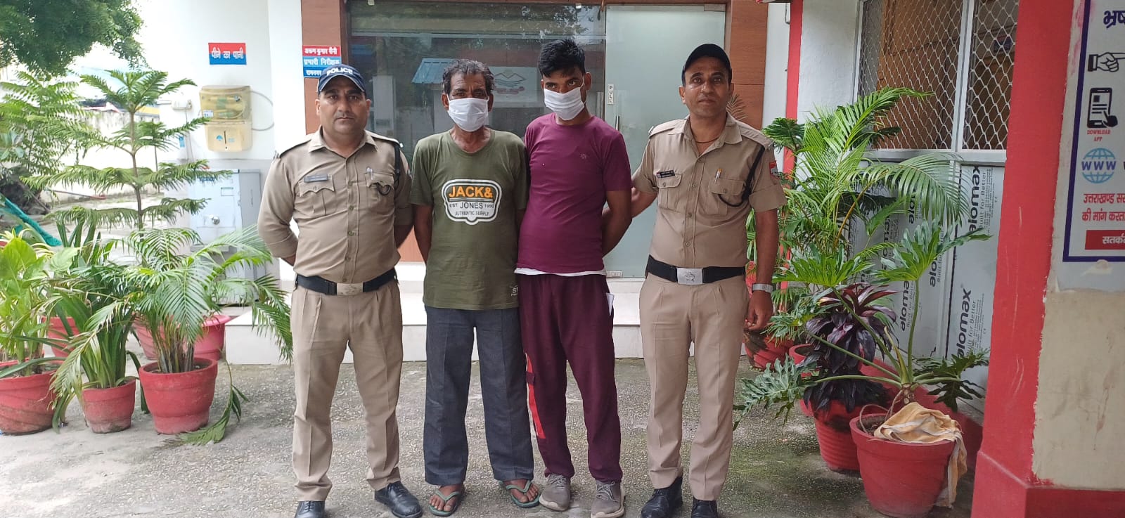 रामनगर मे मारपीट के मामले में दो आरोपी गिरफ्तार, घटना में प्रयुक्त फावड़ा व ईंट बरामद - Corbett ...